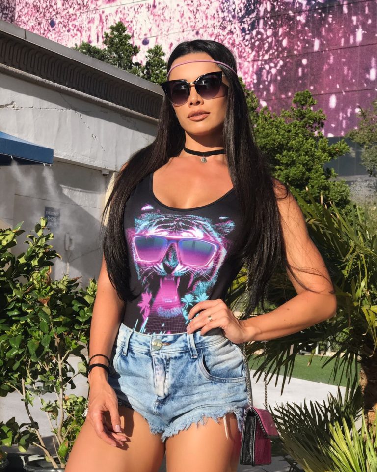 FERNANDA D'AVILA MOSTRA CORPÃO EM LAS VEGAS - O Atlântico